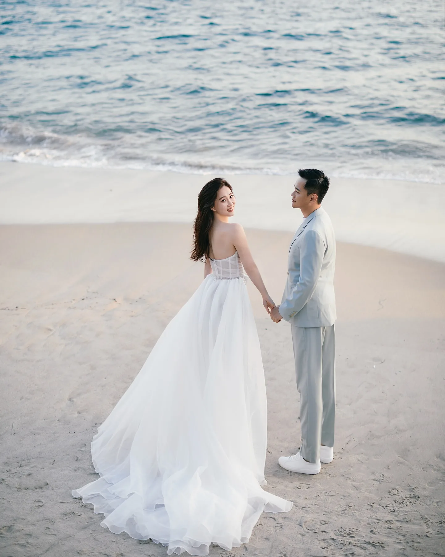 15 Pre Wedding Outfit Ideas to Match Your Wedding Theme